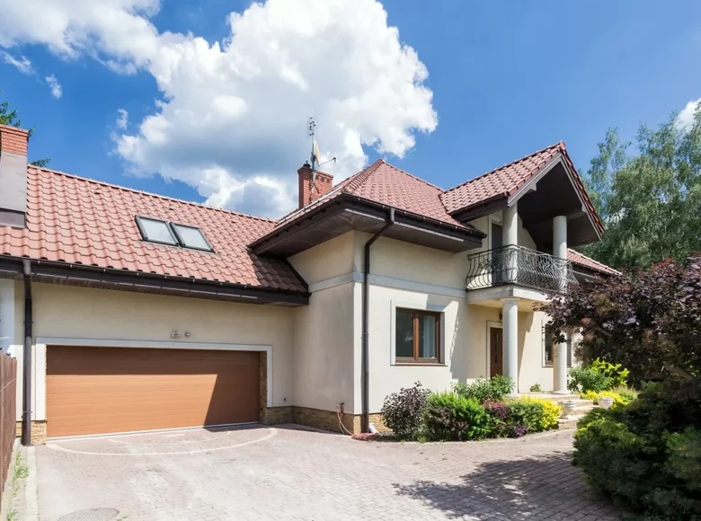 7 room house for sale in Warsaw, Poland for $723,840 - listing #2926724