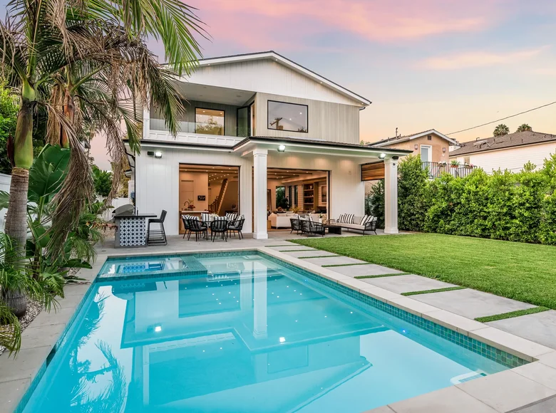 Rent real estate with pool for a long term in Cyprus - Realting