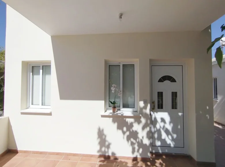 Monthly rental 2 bedroom apartment, 80 m², $880 - Giolou, Cyprus